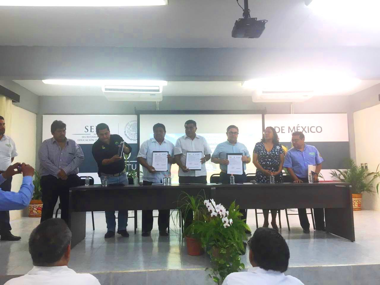 Firma convenio el Tecnológico de la Zona Maya con la Sedaru para que ...